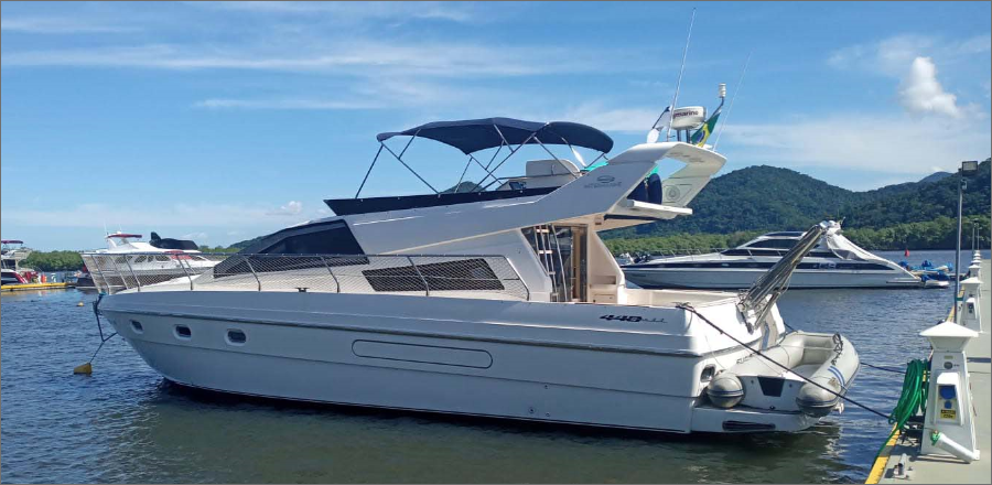 Intermarine 44 - Aluguel de Lancha em Guarujá - Maré Alta Charter ...