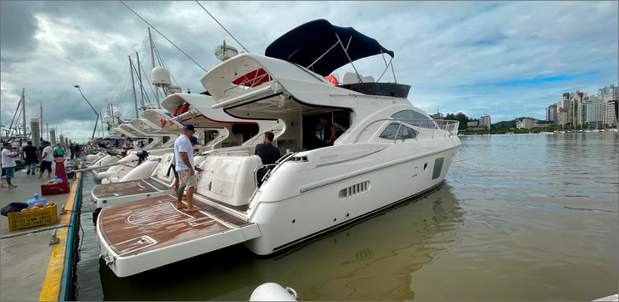 Phantom 500 - Aluguel de Lancha em Balneário Camboriú - Maré Alta ...